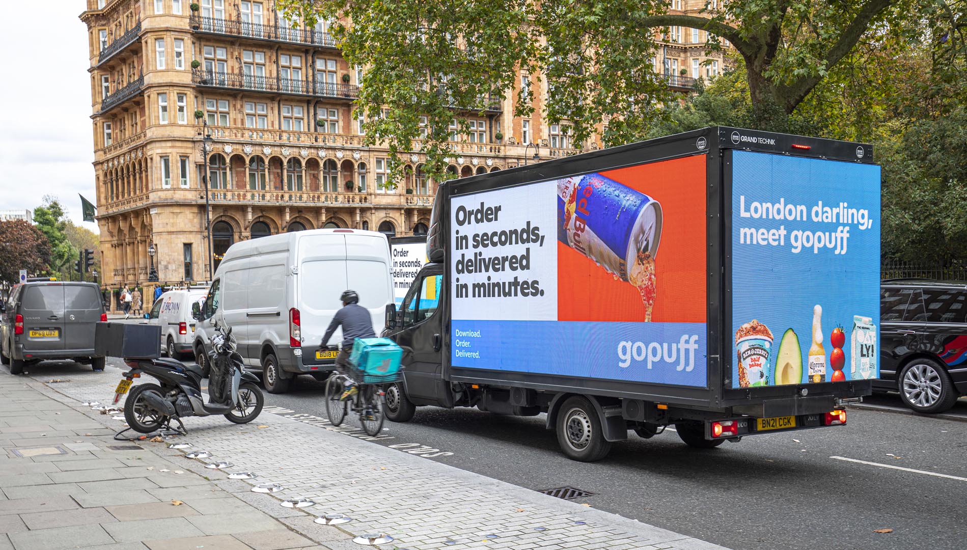 Digital Advertising Vans UK | Elonex DigiVans